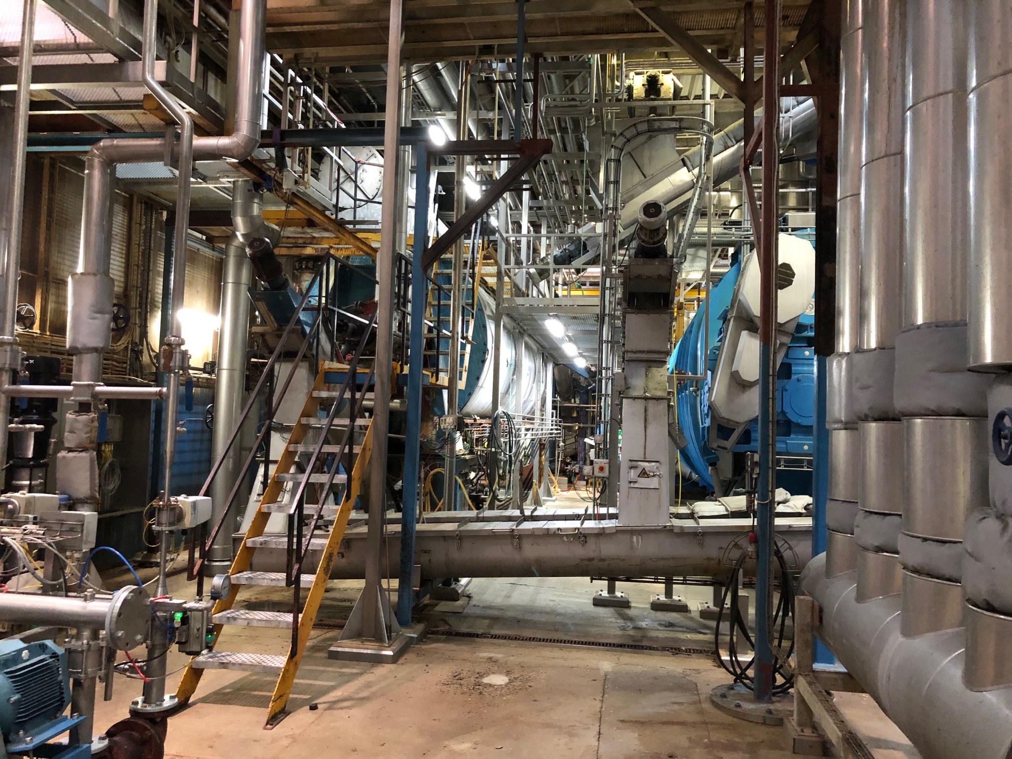 Uddannelseskurser for fabrikkernes ansatte i betjening af udstyr i ...